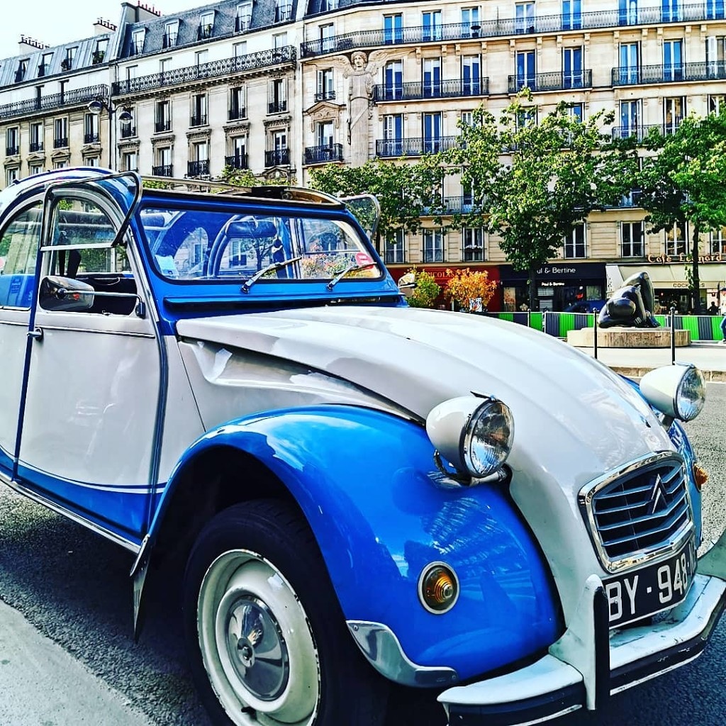Offrir un tour de Paris en 2CV avec 2CVParisTour!